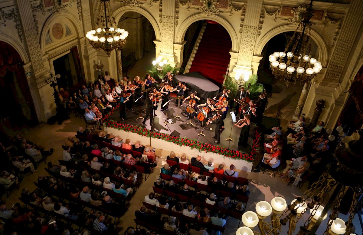 Jonathan Swensen in Concert | Newport Classical